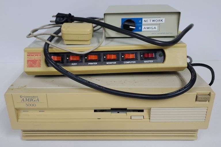(S) Commodore Amiga 3000 Computer with Mouse, Memorex Power Center ...