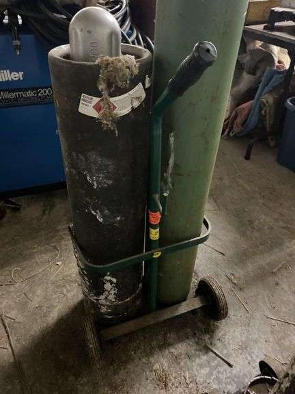 (E) Compressed Oxygen and Acetylene Welding Tanks - Kraft Auction ...