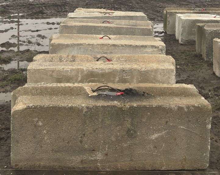 (AE) Concrete Jersey Blocks - Kraft Auction Service, LLC