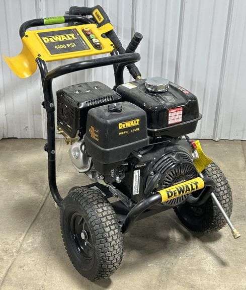 (CV) DeWalt 4400 PSI 4.0 GPM Gas Pressure Washer - Kraft Auction ...