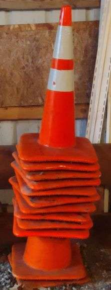 (A) Traffic Cones (27" Tall) *(Bidding 1xqty)* - Kraft Auction Service, LLC