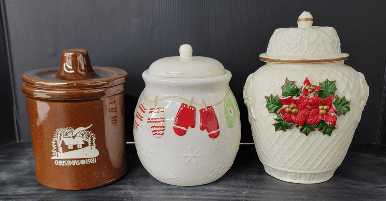 (AG) 3 Christmas Themed Cookie Jars. - Kraft Auction Service, LLC