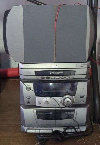 RCA 3 Disc Changer Audio System w/ 2 Speakers - Kraft Auction Service, LLC
