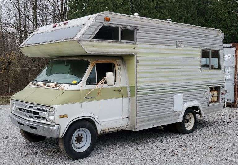 (AT) 1972 Dodge Sportsman RV - Kraft Auction Service, LLC