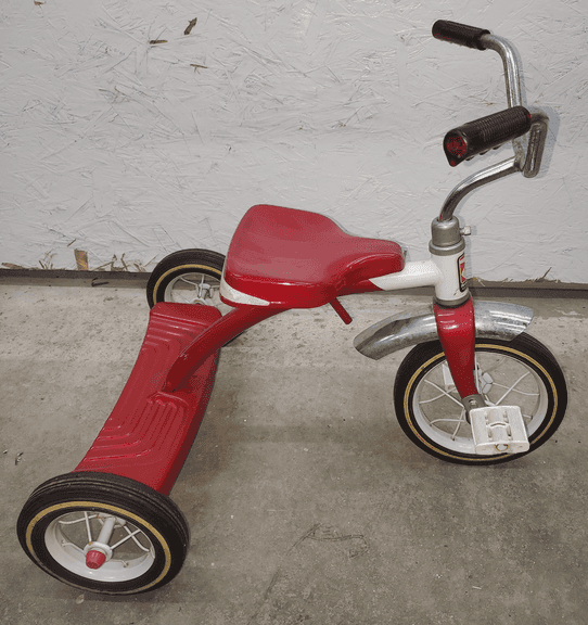 (Q) Vintage Roadmaster Tricycle - Kraft Auction Service, LLC