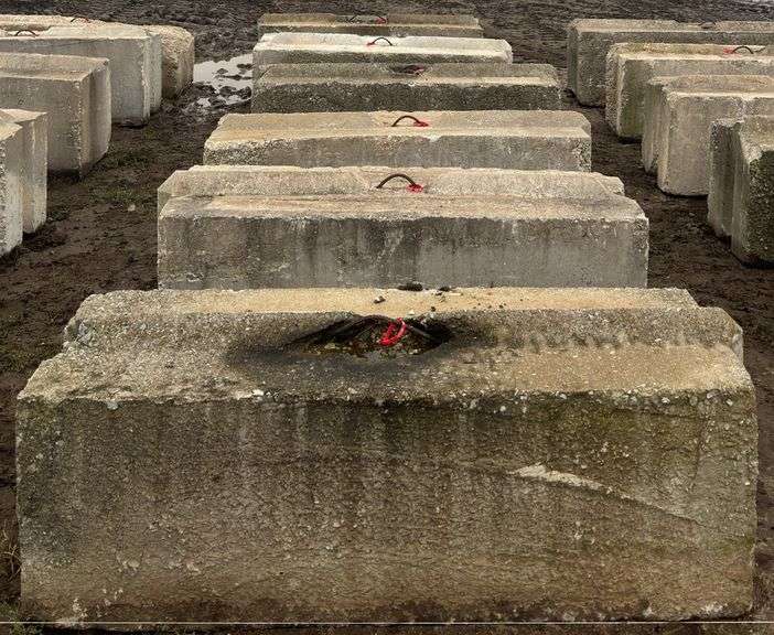 (AE) Concrete Jersey Blocks - Kraft Auction Service, LLC