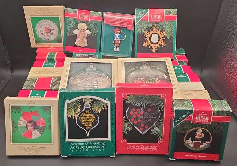 (AJ) Lot Of Christmas Ornaments - Kraft Auction Service, LLC