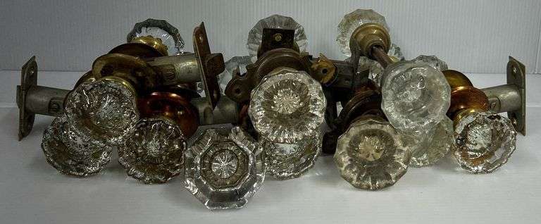 (N) Vintage Glass Door Knobs - Kraft Auction Service, LLC