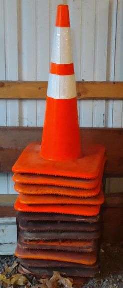 (A) Traffic Cones (27" Tall) *(Bidding 1xqty)* - Kraft Auction Service, LLC
