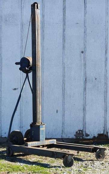 (R) Manual Crank Material Lift, 27" x 75" x 46" - Kraft Auction Service ...