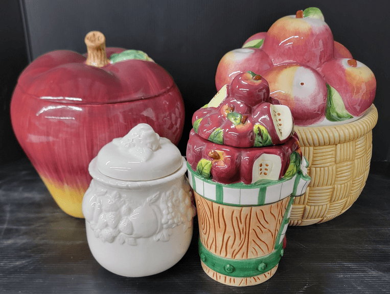 (AG) Apple And Other Fruit Themed Cookie Jars. - Kraft Auction Service, LLC