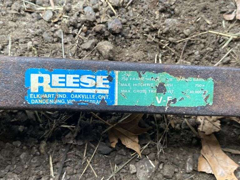 (D) Reese 750 Frame Hitch Spring Bar, 30in - Kraft Auction Service, LLC