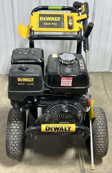 (CV) DeWalt 4400 PSI 4.0 GPM Gas Pressure Washer - Kraft Auction ...