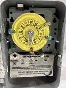 (R) Intermatic 24 Hr Dial Time Switch - Kraft Auction Service, LLC