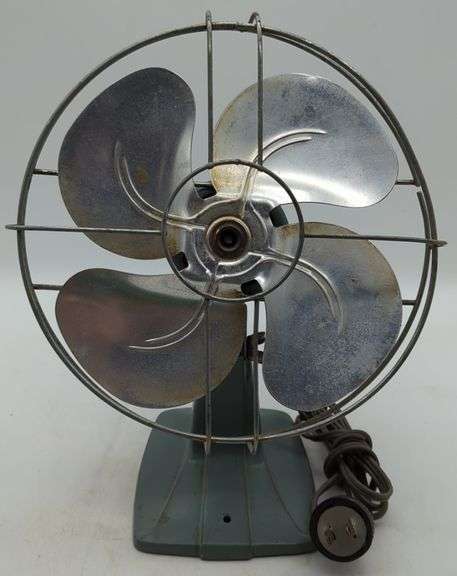 (E) Vintage A.C. Gilbert & Co. Green Oscillating fan. Approx 10" tall ...