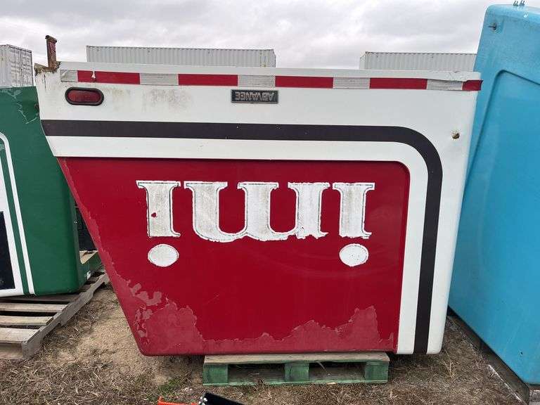 (P) Truck Engine Cover, 55"x84"x60" - Kraft Auction Service, LLC