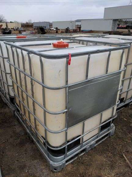 (II) 275 Gallon Poly Tank w/ Transport Crate - Kraft Auction Service, LLC
