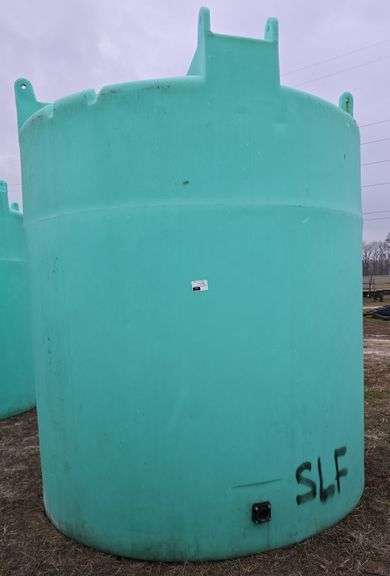 (CP) 2500 Gallon Poly Tank - Kraft Auction Service, LLC