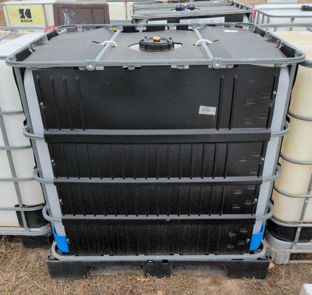 (II) 250 Gallon Poly Tank w/ Transport Crate - Kraft Auction Service, LLC