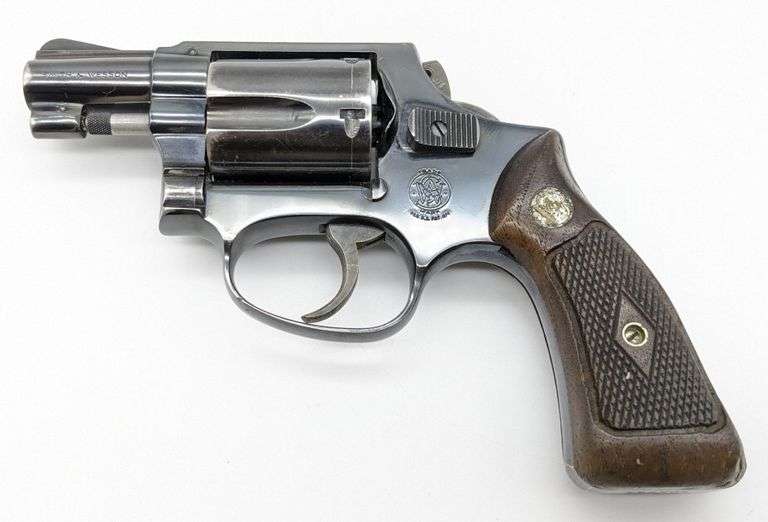 Smith & Wesson Model 36 Hammerless .38 Revolver - Kraft Auction Service, LLC