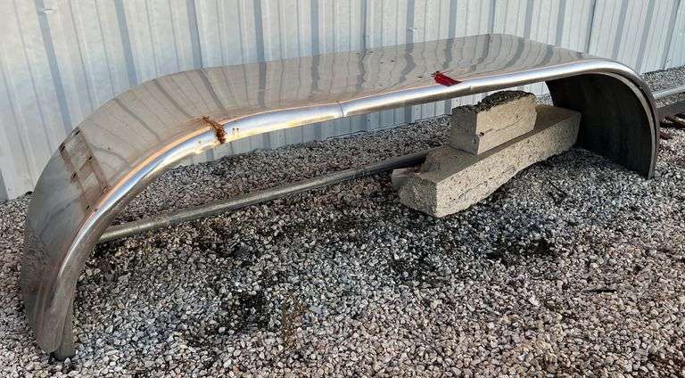 Pair Of Semi Fenders - Kraft Auction Service, LLC