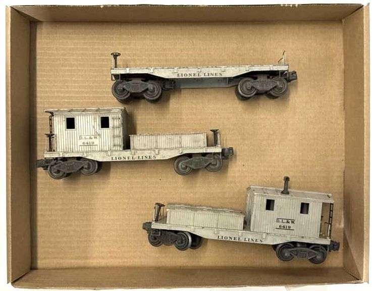 Lionel Grey Work Caboose & Flat Train Cars - Kraft Auction Service, LLC