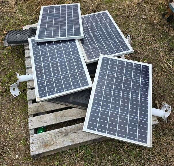 (II) 4 Solar Light Panels IP66 GSD - Kraft Auction Service, LLC
