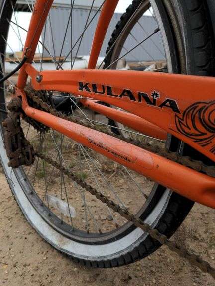 (II) Roadmaster Mountain Bike 15 Speed & Kulana Moon Dog Cruiser 7 ...