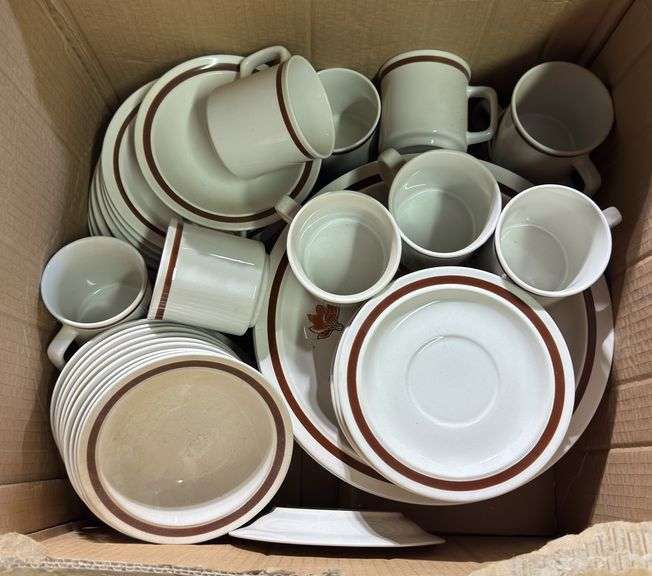 (ZA) Box Filled with Four Seasons Collection Dinnerware - Kraft Auction ...