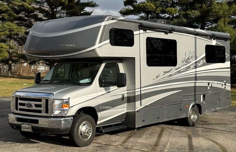2020 Forest River Dynamax Corp Isata 4 Series Class C RV with 12,393 ...
