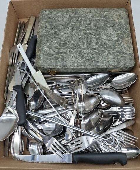 (S) Vintage de Montfort silverware set (missing serving spoon) and ...