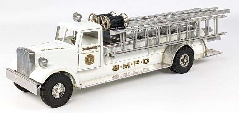 Fred T Smith Miller MIC SMFD Ladder Fire Truck - Kraft Auction Service, LLC