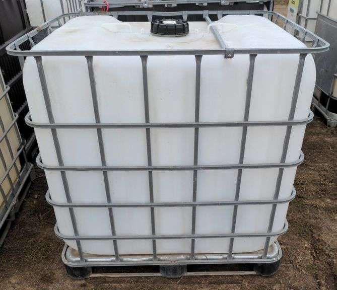 (II) 250 Gallon Poly Tank w/ Transport Crate - Kraft Auction Service, LLC