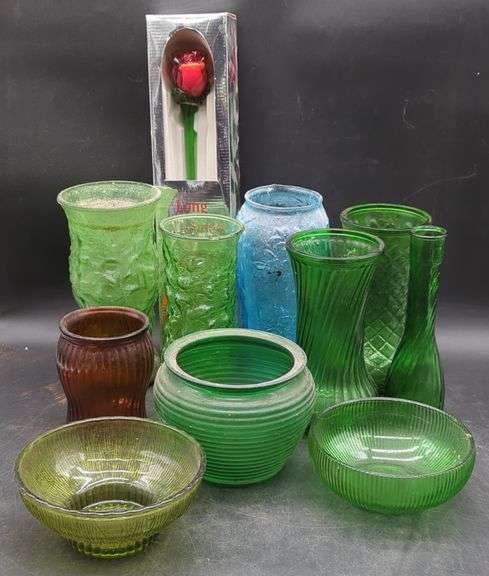 (P) Indiana Glass, EL Brody Flower Vases. Colored mostly FTD. Long Stem ...