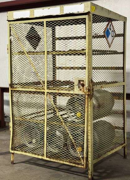 Propane Cage with 4 Tanks (Empty) - Kraft Auction Service, LLC