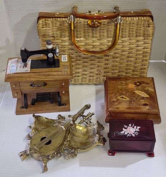 (ZA) Vtg. Brass Mandolin & Sheet Music Trinket Box, Vtg. Princess ...