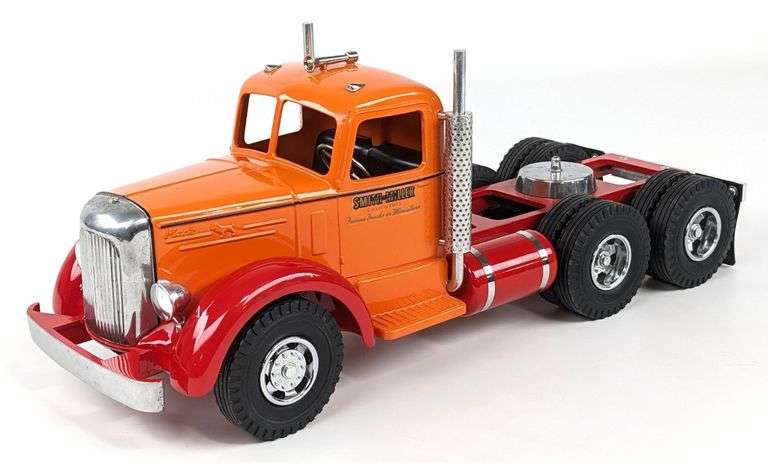 Custom Smith Miller L Mack Truck - Kraft Auction Service, LLC