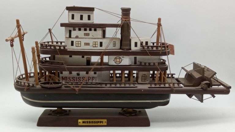 (D) Mississippi Model Ship - Kraft Auction Service, LLC