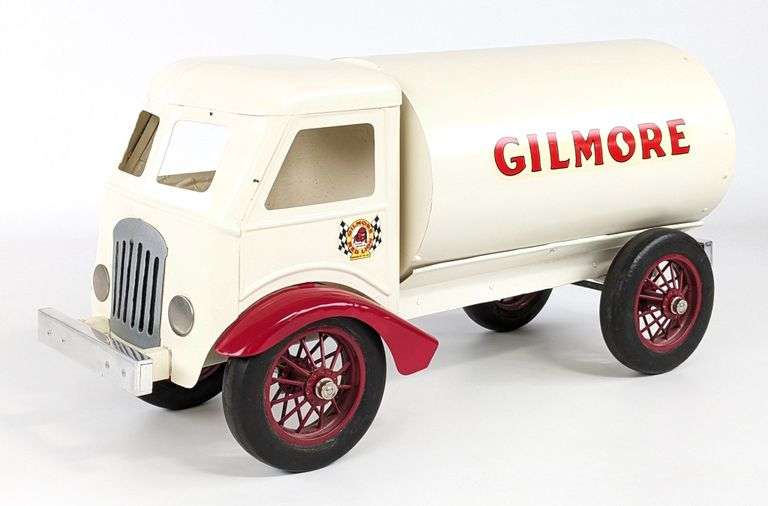 Custom Keystone Gilmore Tanker Truck - Kraft Auction Service, LLC