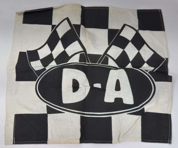Vintage D-A Motor Oil Cloth Checkered Flag - Kraft Auction Service, LLC