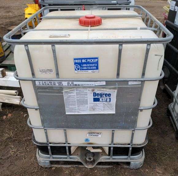 (II) 250 Gallon Poly Tank w/ Transport Crate - Kraft Auction Service, LLC