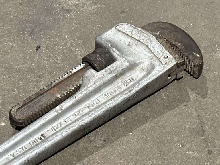 Ridge 36” Heavy Duty Aluminum Pipe Wrench - Kraft Auction Service, LLC
