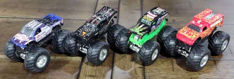 Hot Wheels Monster Jam 1:64 Diecast Monster Trucks Incl. Grave Digger, Back draft, Dragons ...