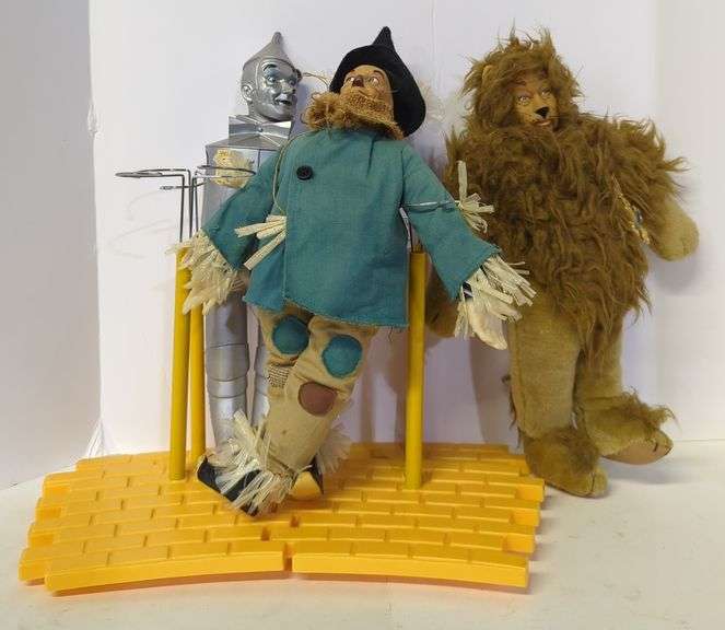 (ZA) Wizard of Oz Inc, Yellow Brick Road Interlocking Doll Stands (7"× ...