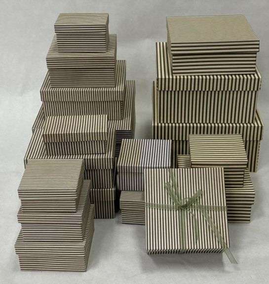 (18) Handcrafted Paper/Cardboard Gift Boxes - Kraft Auction Service, LLC