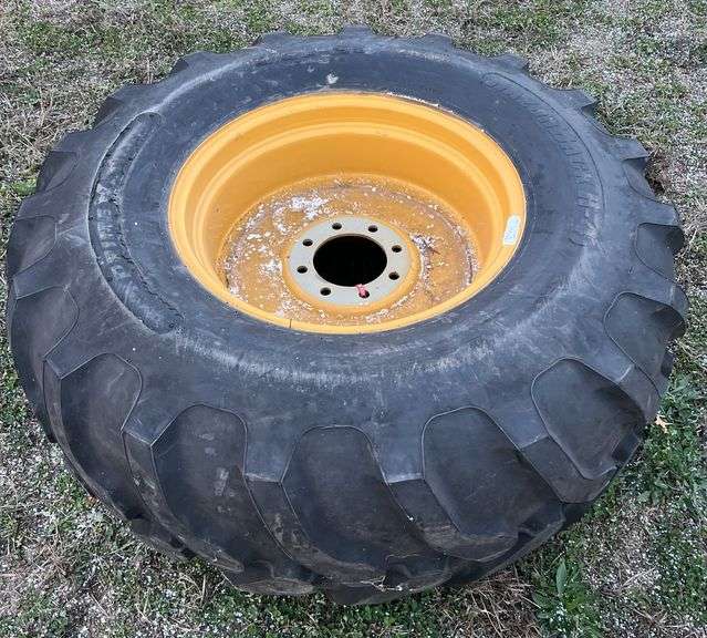 (AE) Prime-X Razorback R-4 19.5L-24 Tubeless Tractor Tire & Rim - Kraft ...