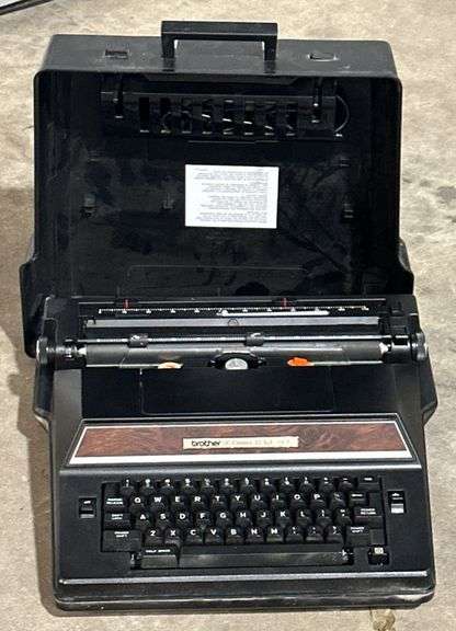 Brother Correct-O-Ball XL-1 Electric Typewriter In Hard Carrying Case ...