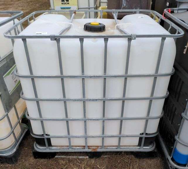 (II) 250 Gallon Poly Tank w/ Transport Crate - Kraft Auction Service, LLC