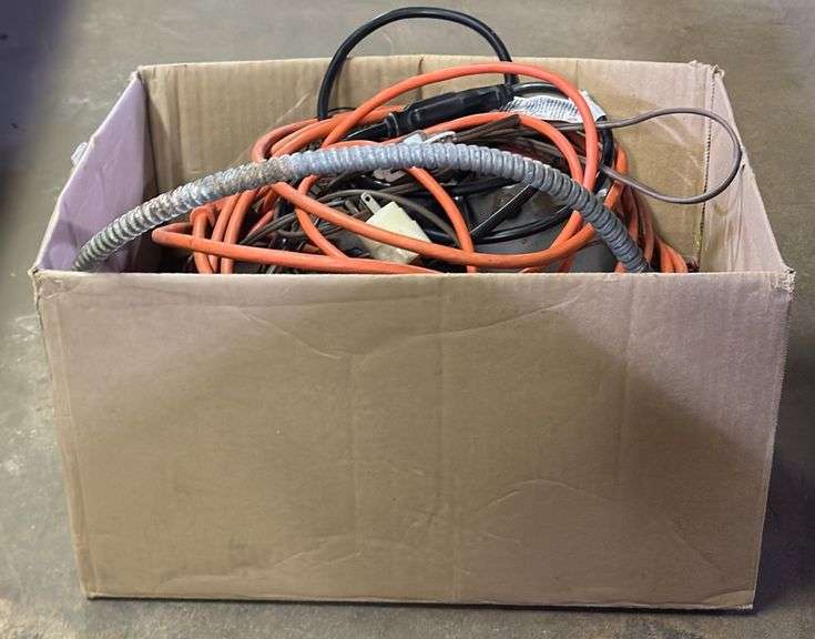 (ZA) Box with Electric Motor, Extension Cord, & more - Kraft Auction ...