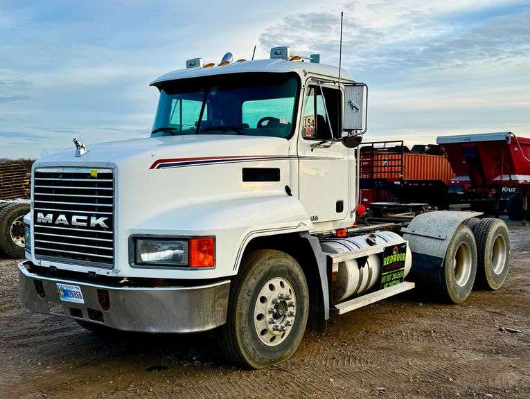 2000 Mack CH600 E7-460 Conventional Day Cab - Kraft Auction Service, LLC